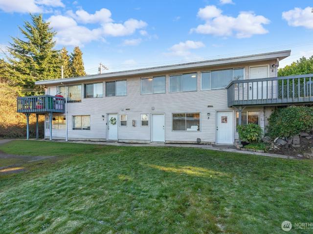 1532 th Ave W, Lynnwood, WA 98087 | MLS #2476 | Compass