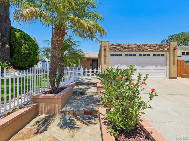 15333 Calle Juanito