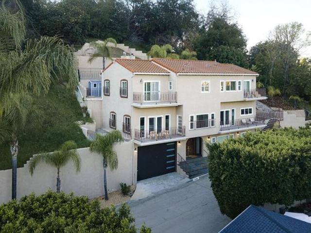 15330 Del Gado Dr, Sherman Oaks, CA 91403