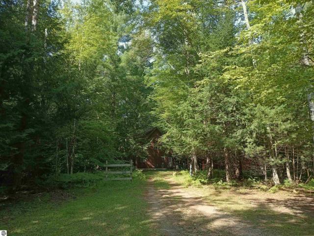 15330 Roaring Brook