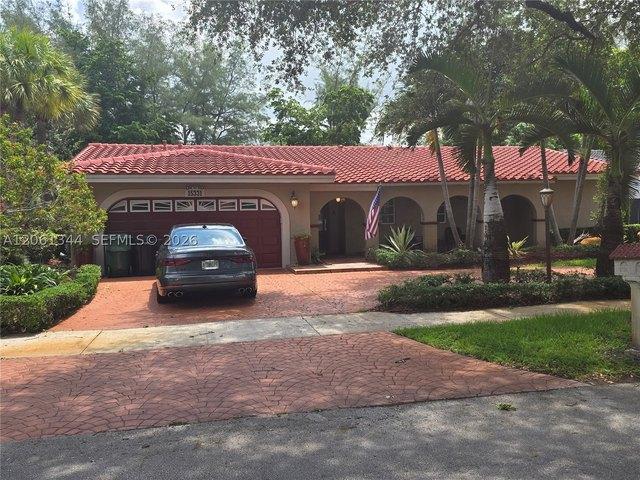 15331 Durnford Dr, Miami Lakes, FL 33014