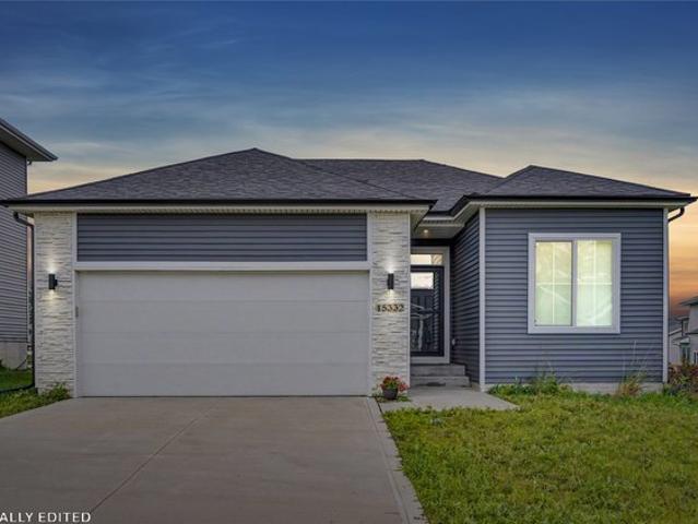 15332 Deerview Dr, Urbandale, IA 50323