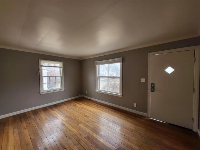15335 Semrau Avenue