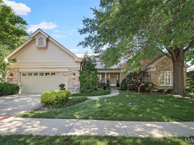 15339 Oaktree Estates Dr, Chesterfield, MO 63017