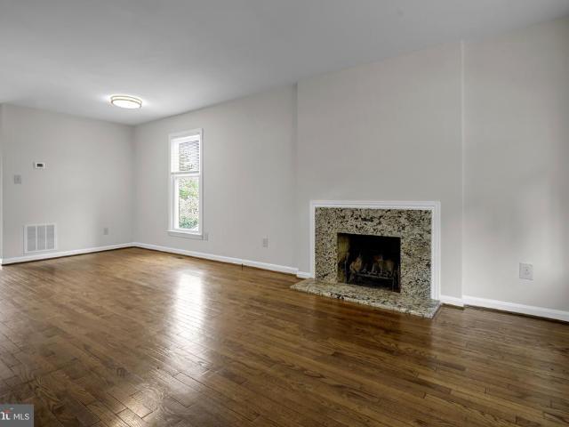 1533 Oronoco Street
