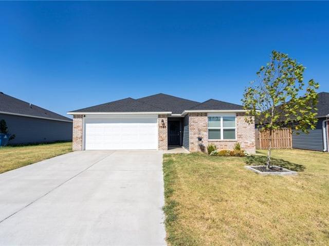 1533 Ace Ave, Gentry, AR 72734