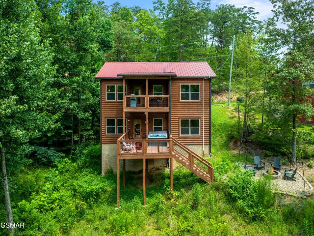 1533 Bear Valley Road
