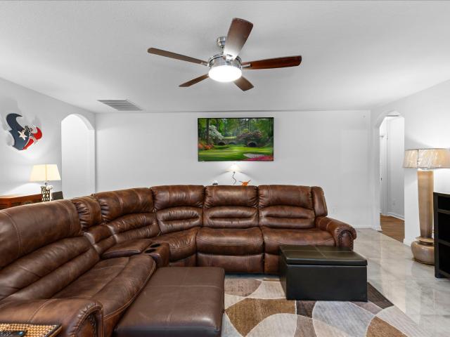 1533 Breanna Ln