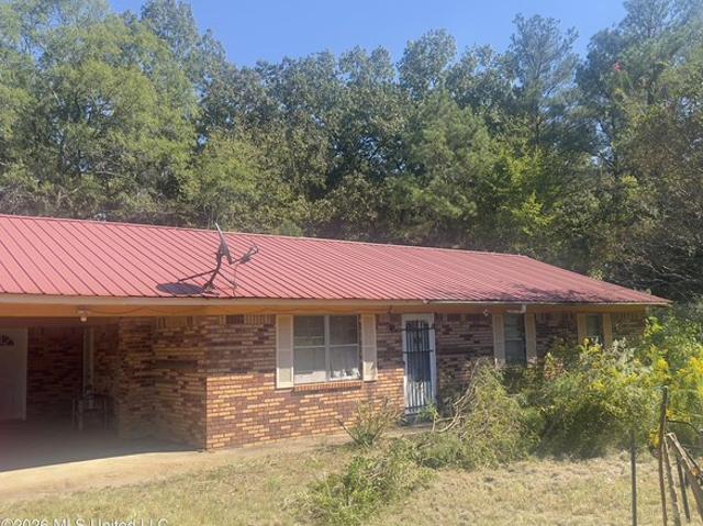 1533 Ccc Line Rd, West Point, MS 39773