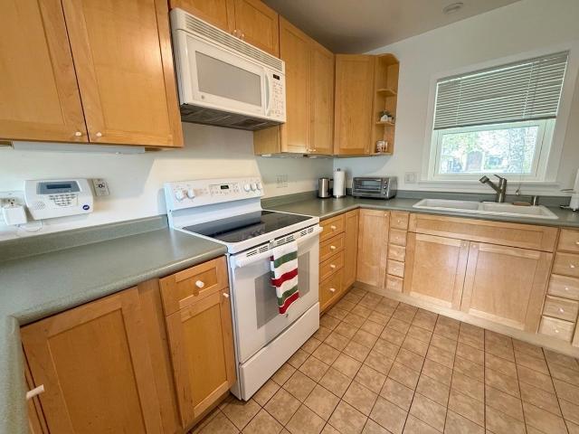 1533 Crabtree Ln, Deerfield, IL 60015 | MLS #12624 | Compass