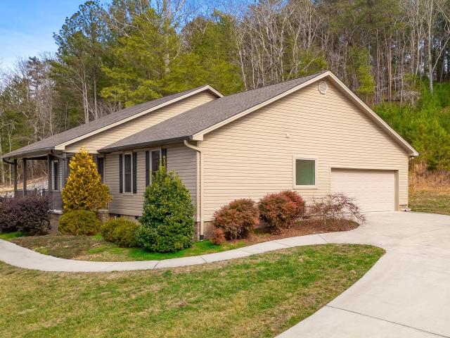 1533 Eads Bluff Road NW