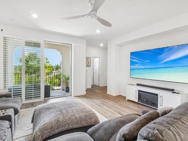1533 Fig Tree Way