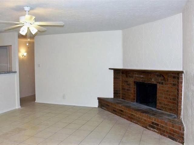 1533 Santa Fe Trail