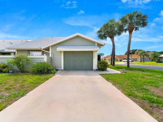 1533 SE Crayrich Ct, Port Saint Lucie, FL 34952