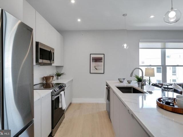 1533 1 Ridge Avenue # 503
