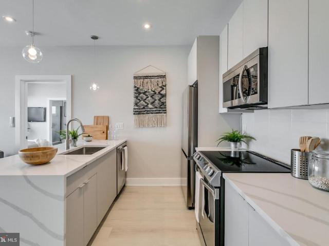 1533 1 Ridge Avenue # 504