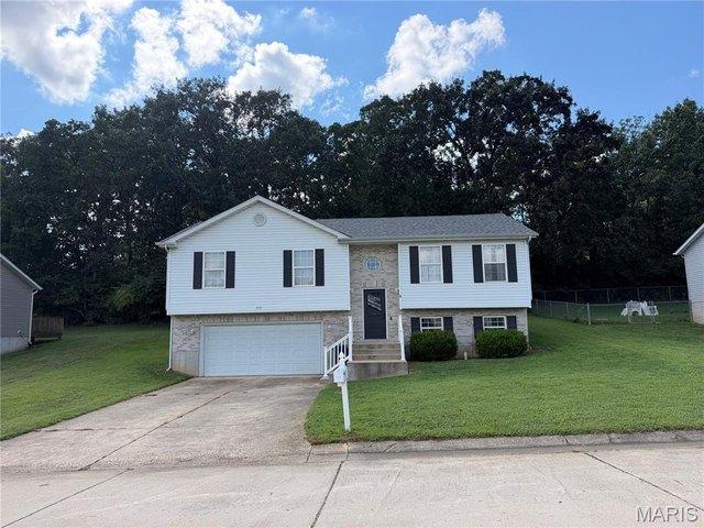 153T Box Dr, Saint Clair, MO 63077