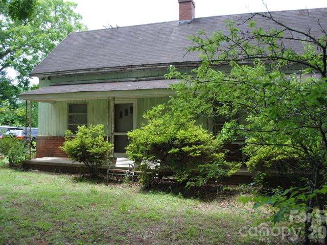 153 & 135 Caroleen Street