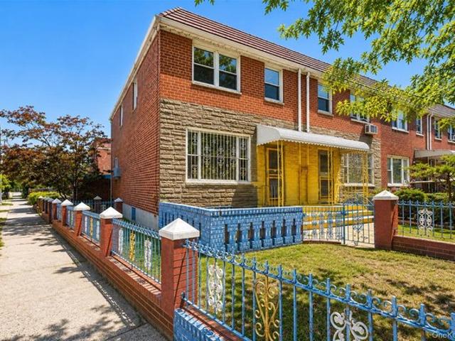 153 36 Booth Memorial Ave, Flushing, NY 11355