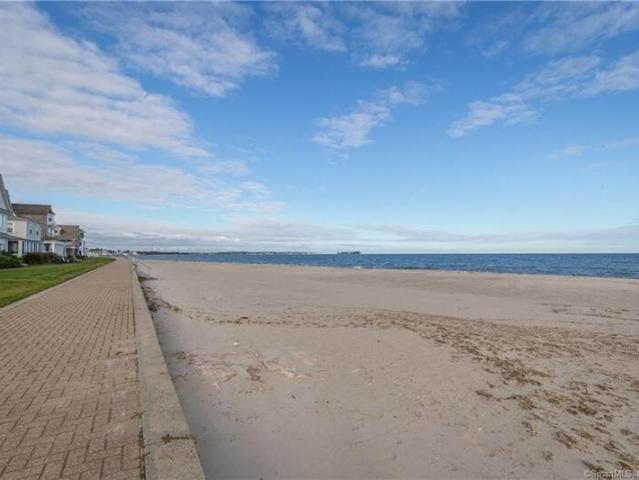 153 4th Avenue, Milford, CT 06460