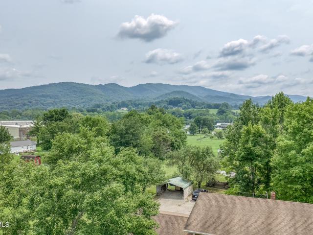 153 Adams Road
