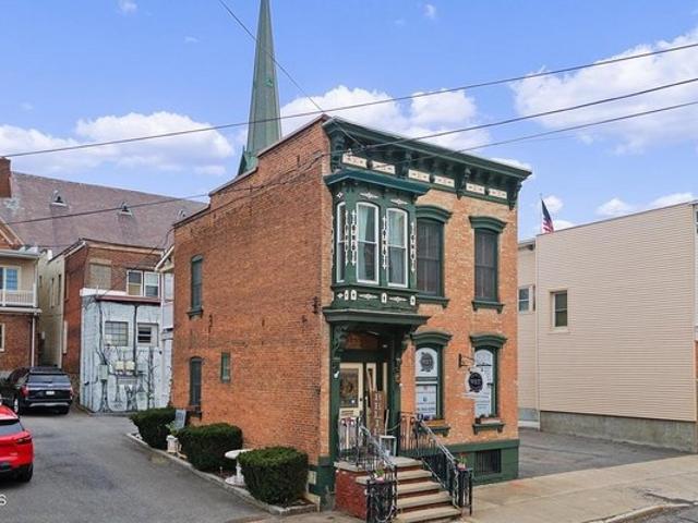 153 Barrett St, Schenectady, NY 12305