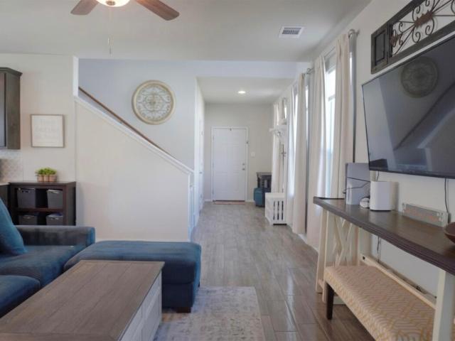 153 Blue Agate Ct