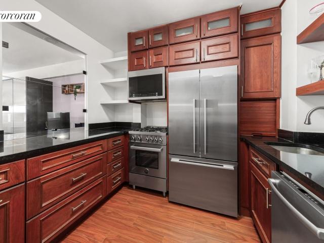 153 E 57TH Street 8C