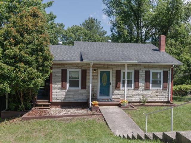 153 E 38th St, Buena Vista, VA 24416