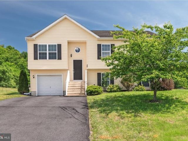 153 Eisenhower Cir, Inwood, WV 25428