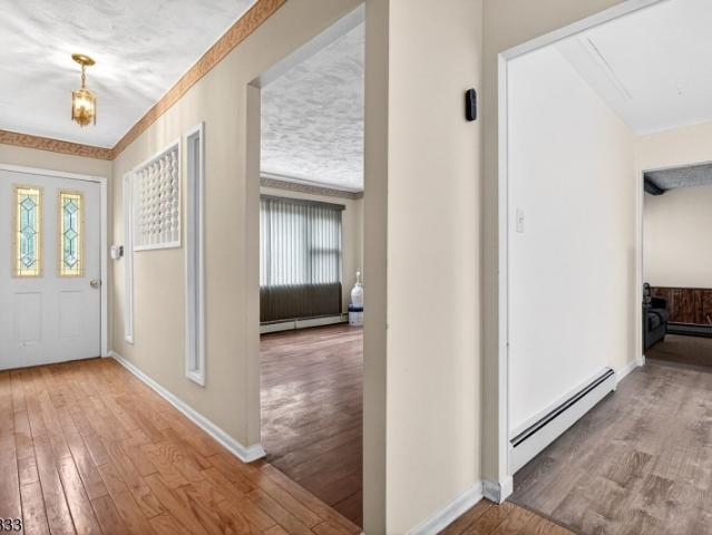 153 Ellen St