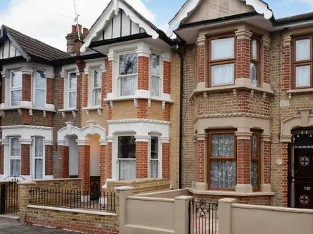 153 Hatherley Gardens, London, E6 3HD, United Kingdom | 3 bed townhouse for rent #167399064 | Rentberry