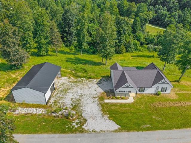 153 High Point Rd, Erin, TN 37061