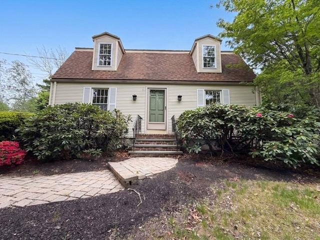 153 High St, Topsfield, MA 01983
