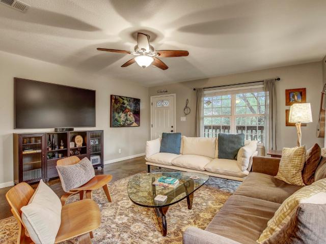 153 Hill Dr