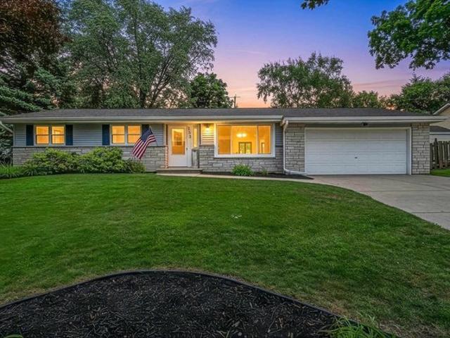 153 Joan Ave, Green Bay, WI 54302