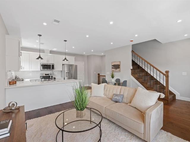 153 Laidlaw Ave # 2