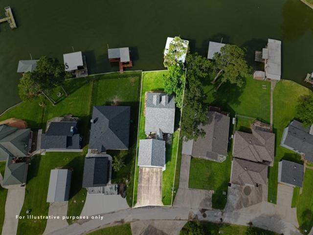 153 Lakeshore Drive