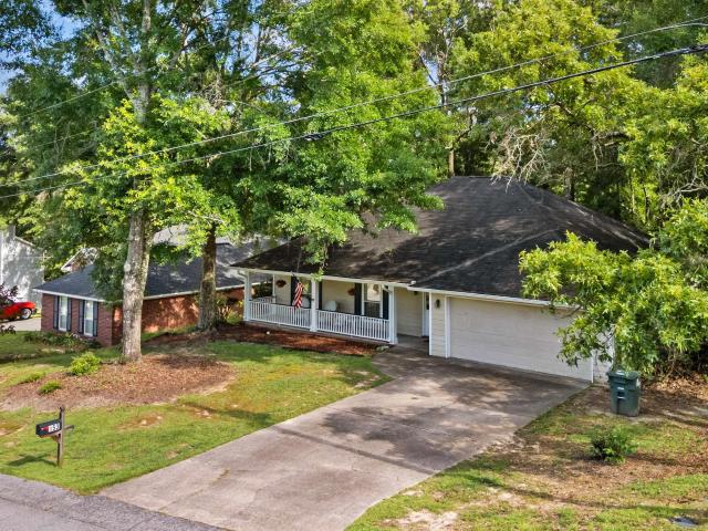 153 Lakeview Loop