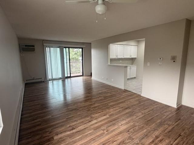 153 N Gregory St Unit 18, Aurora, IL 60504