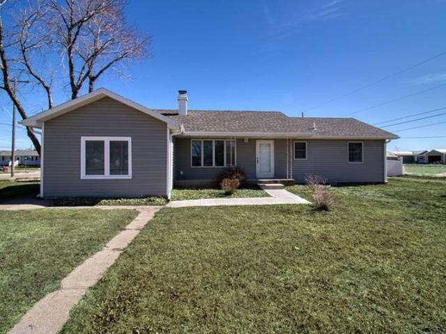 153 S 14th Ave, Columbus, NE 68601