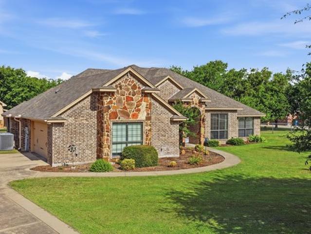 153 Sandstone Ln, Weatherford, TX 76085