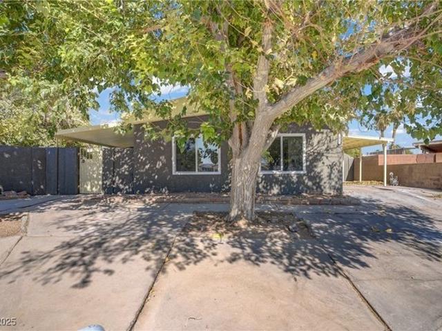 153 Sir Thomas Dr, Las Vegas, NV 89110