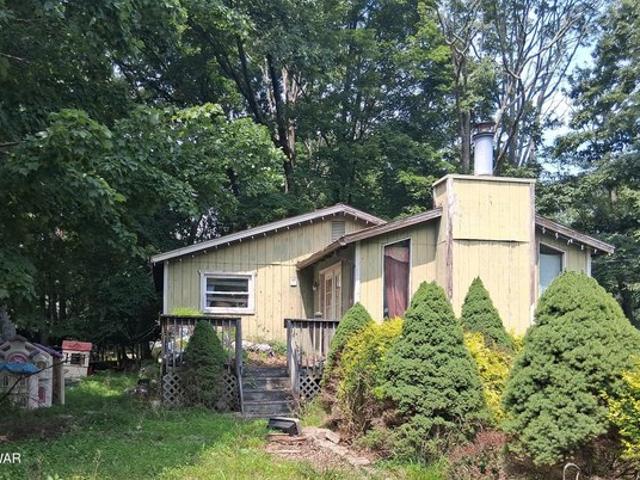 153 Skyview Rd, Dingmans Ferry, PA 18328