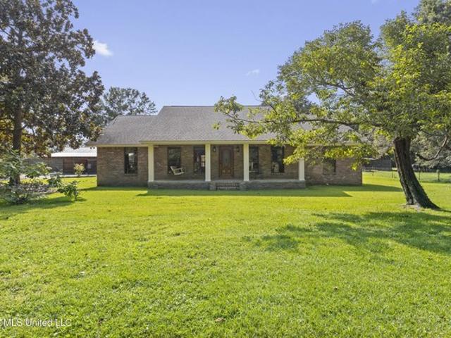 153 Pittman Rd, Ocean Springs, MS 39564