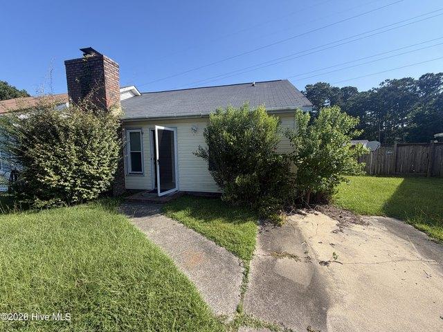 153 Pine Crest Dr, Jacksonville, NC 28546