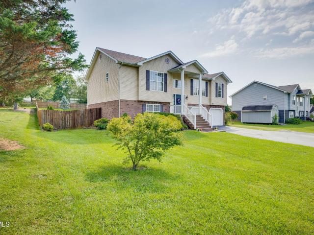 153 Royal Oaks Drive