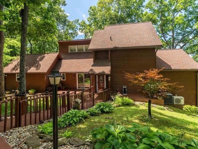 153 Wright Rd, Carbondale, IL 62902