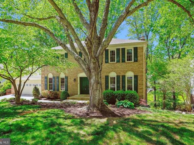 15442 Silvan Glen Dr, Dumfries, VA 22025