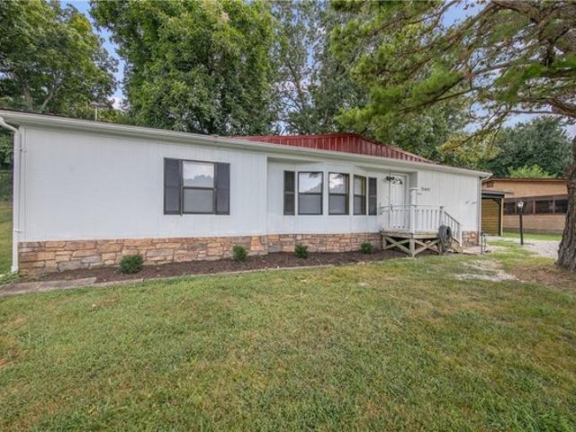15447 Indian Head Trl, Rogers, AR 72756